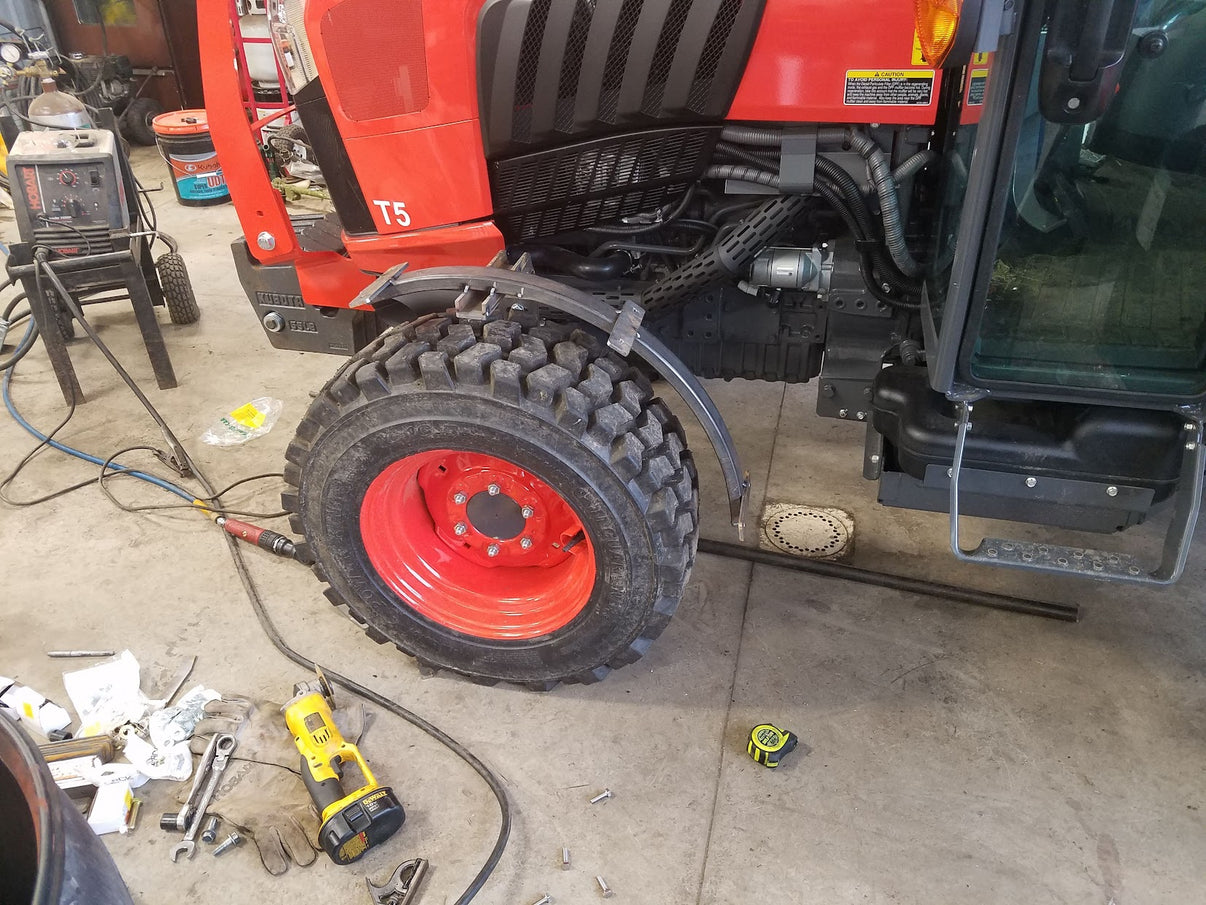 Kubota L6060 Front Fenders – SCE Custom Designs