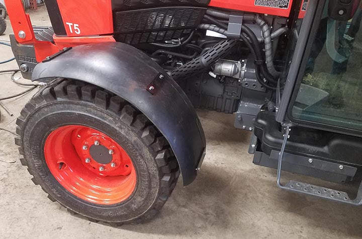 Kubota L6060 Front Fenders – SCE Custom Designs